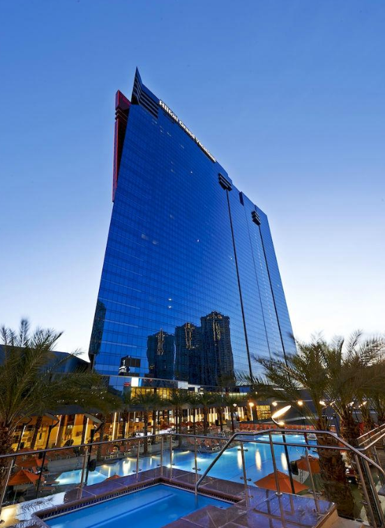 Enjoy a Vacation of Luxury at the Elara Resort - Clarences Bar